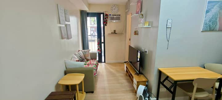 Kelsey's Crib - Valenzuela