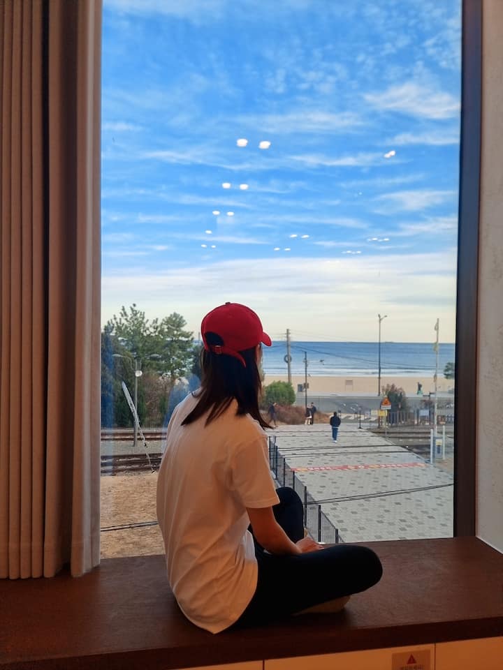 #송정해수욕장 해변 오션뷰#방2#퀸침대4#화장실2#실내 온수워터룸#2026 인테리어 리뉴얼 - Busan