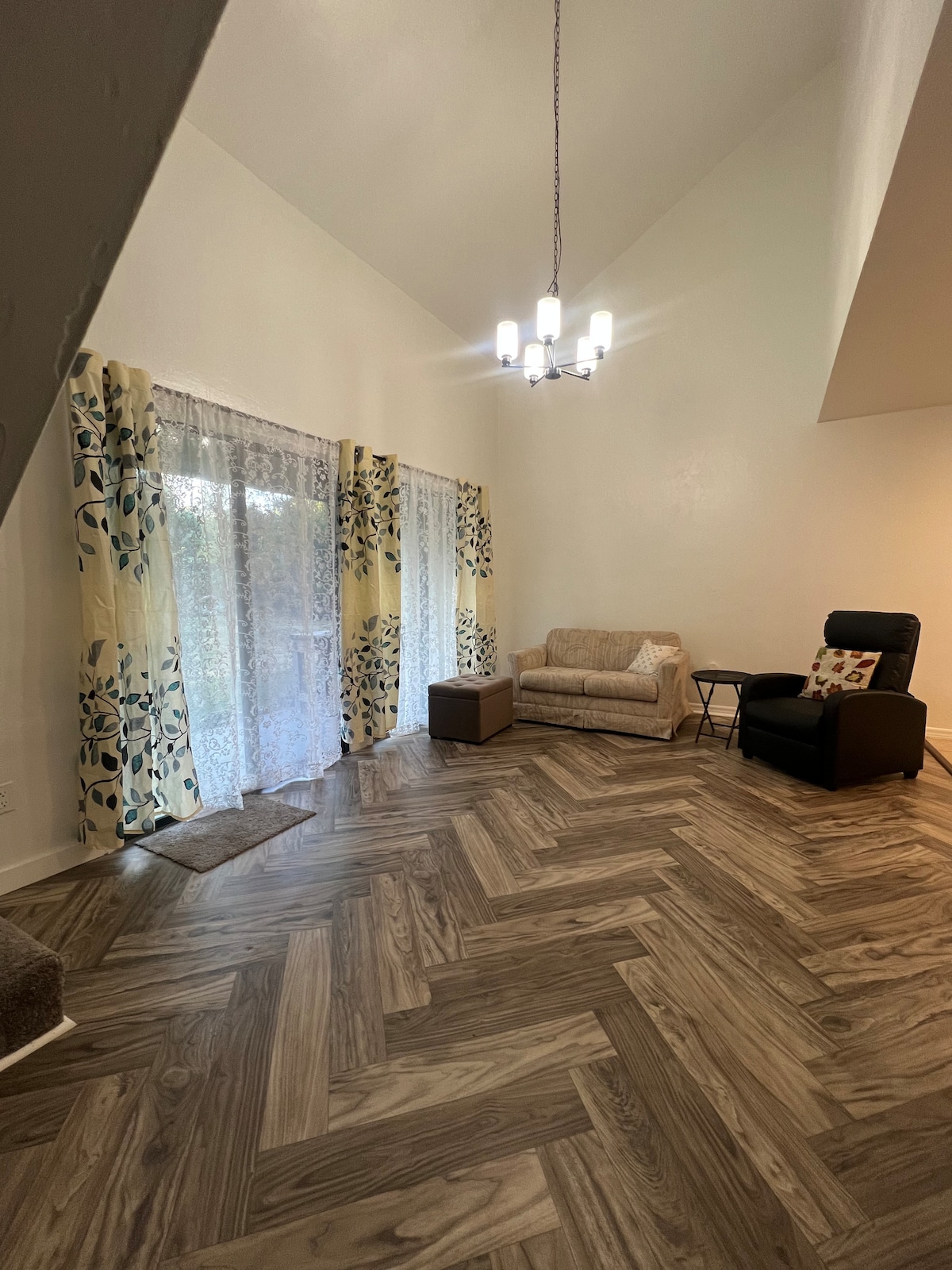 2BR, 2 Full Baths (Up & Down) w/ Swimming Pool - Flats for Rent in ...