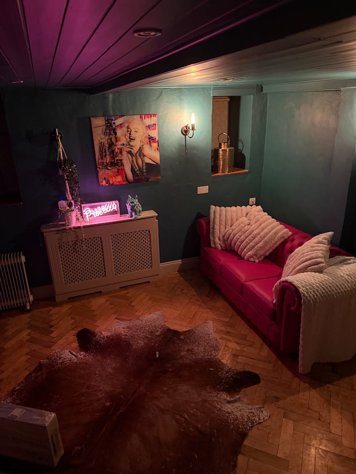 The Snug Cosy Private For Couples Or Longer Stays - Redhill