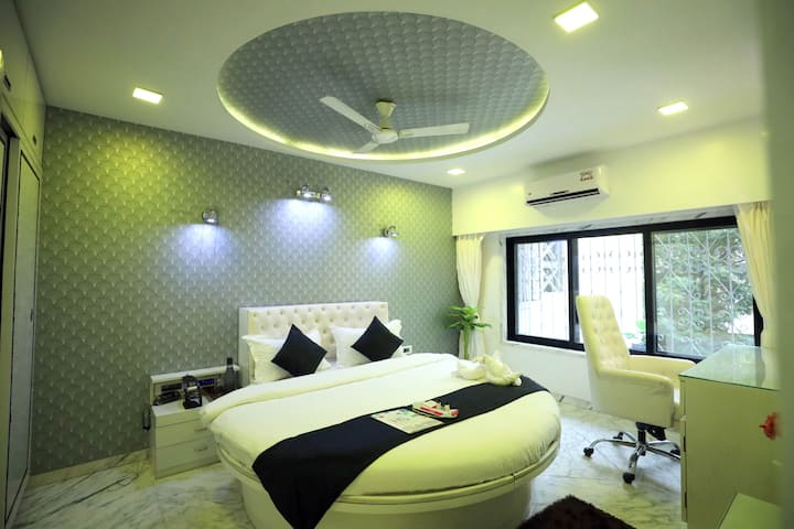 Refined Family & Corporate Stay With Pool And Gym - Mumbai