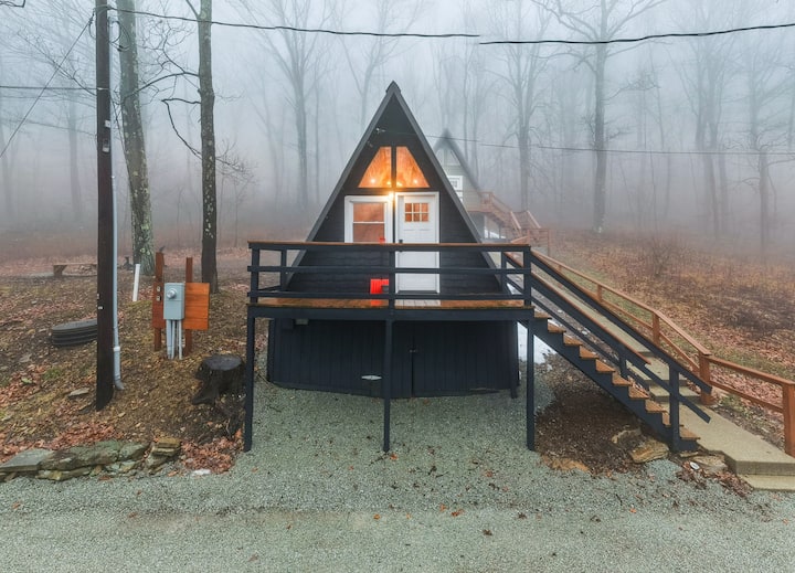 Seven Springs, Sleeps 2, Tiny House Getaway #1 - Donegal, PA