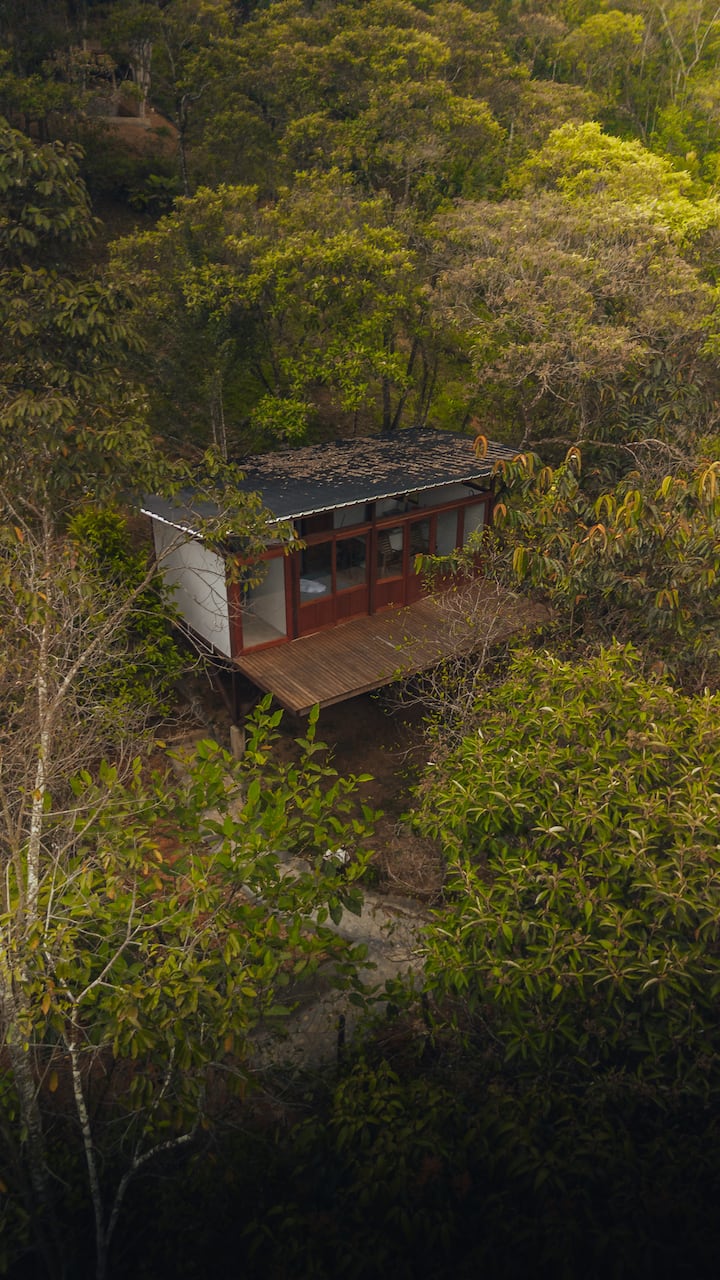 Arboleta • Cabaña En Madera Entre áRboles - San Carlos, Colombia