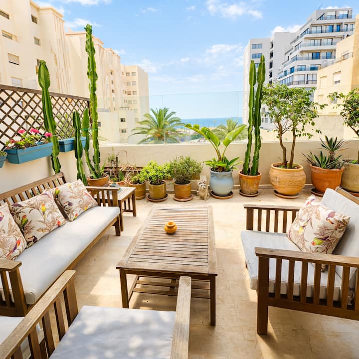 Luxueux Appart De 200m2*vue Sur Mer*corniche -