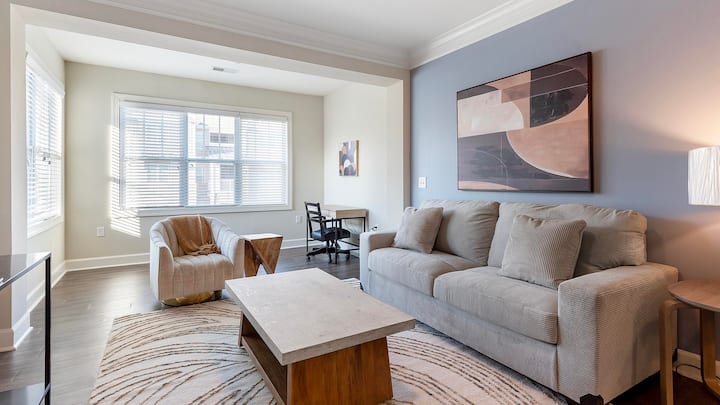 Landing | Beautiful 3bd, Pool, Clubhouse - Greer, SC