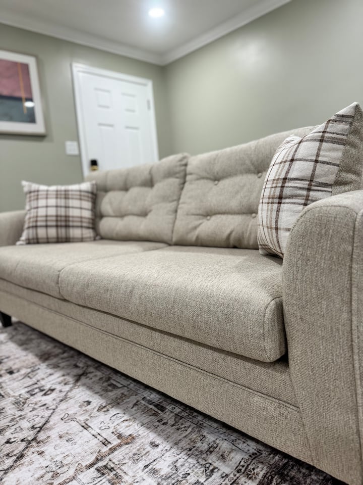 Sleek Stay/spacious Home+ Private Suite - Griffin, GA