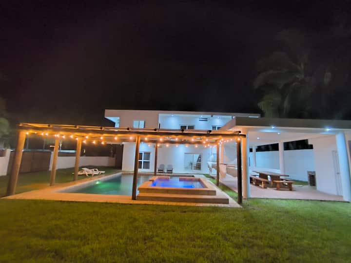 Villa Moka 3, Casa En La Playa De Monterrico - Guatemala