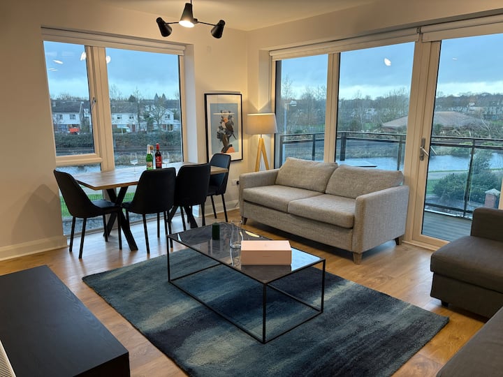 Luxurious Entire Guest House & Grand Living Space - Aéroport de Dublin (DUB)