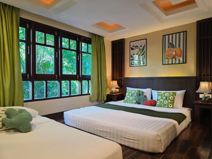 Cozy Triple Room W/ Living Area & Beach Access - Ko Samui