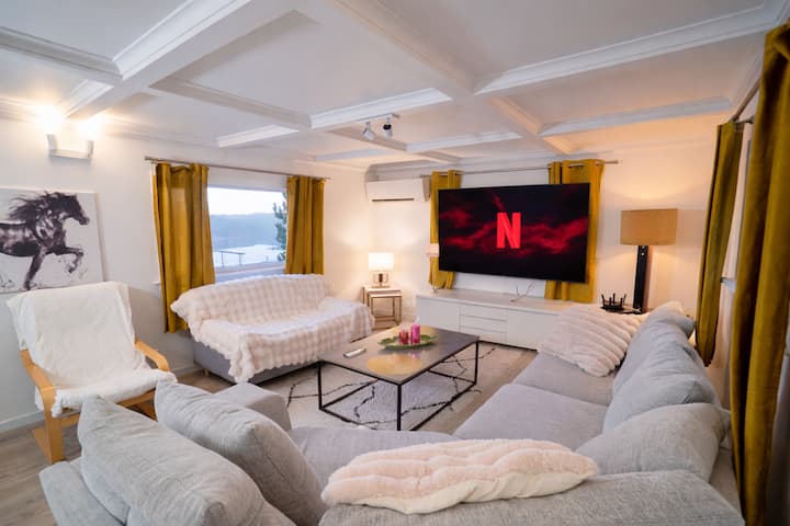 Unique Lakeview Home Ideal For Workers & Families - Göteborg