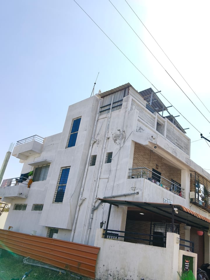 Haripriya Guest House. Pick Up And Drop From Point - Solapur