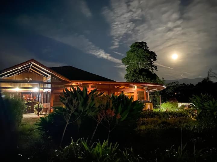 Villa Conde Del Poás - Costa Rica