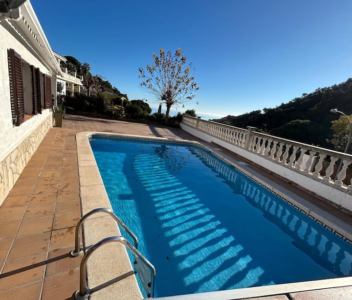 Thelma - Tossa de Mar