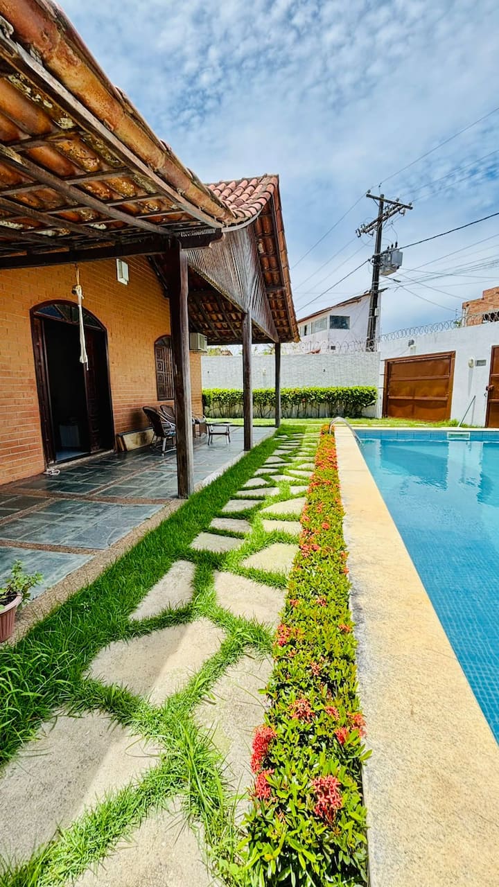 Casa Espaçosa Com Piscina No Centro Do Prado - Prado