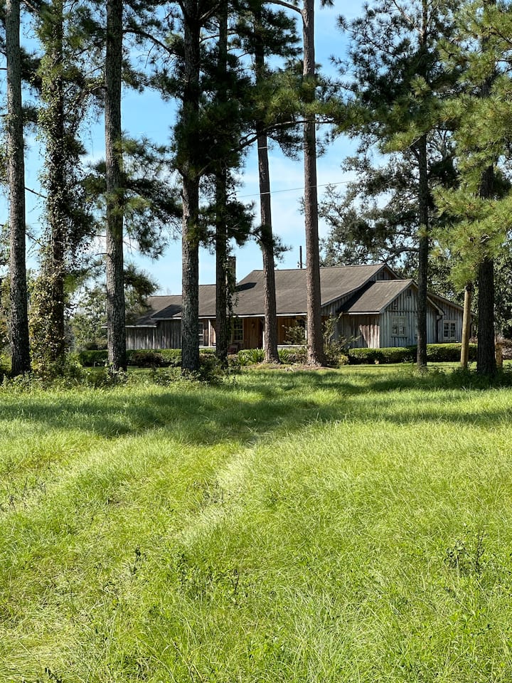 Ray’s Rustic Retreat - Douglas, GA