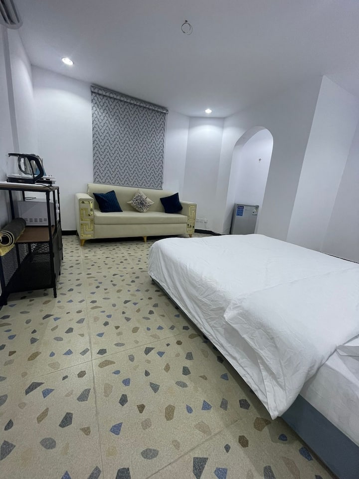 مكان وسط بين المسجد النبوي ومسجد قباء - Médine