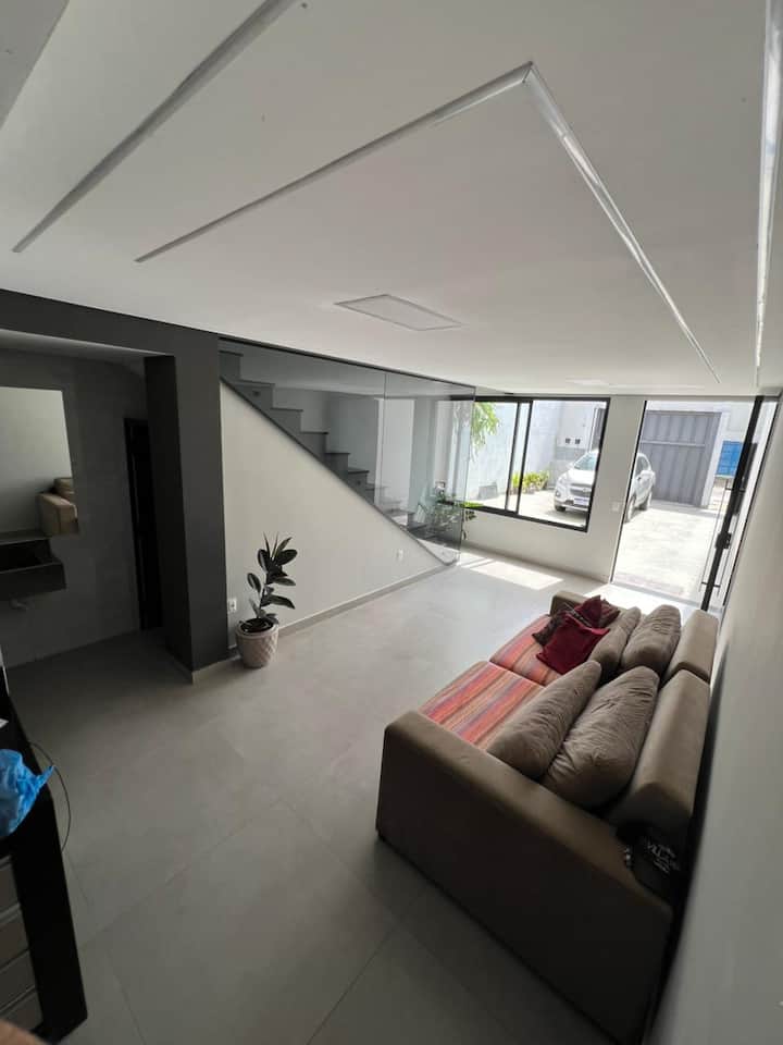 Casa Moderna A Passos Do Hospital Regional - Betim