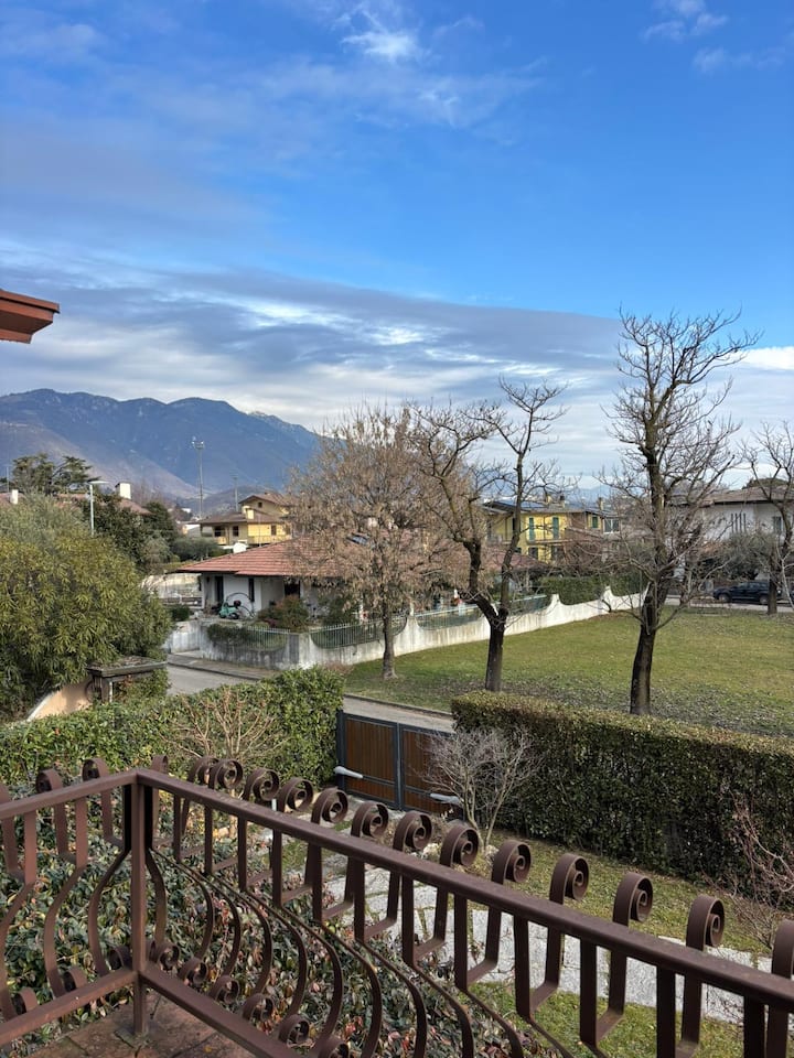 Cozy Apartment For 4 With Balcony & Fireplace - Bassano del Grappa