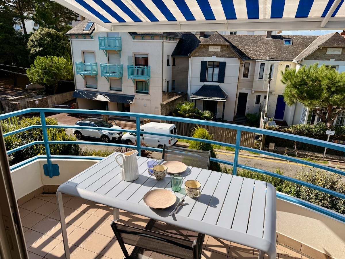 Duplex acolhedor, praia e lojas a pé - Apartamentos para Alugar em ...