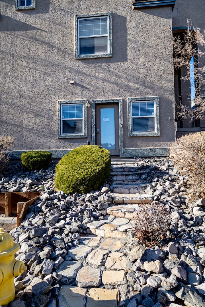 Private Guest Suit—separate Entrance & Parking - Western Village Inn & Casino