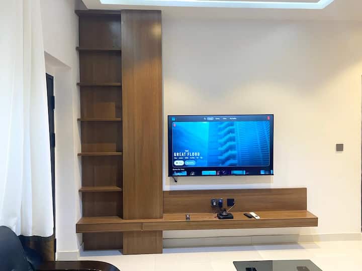 Exotic One-bed Flat + Pool - Lagos, Nigeria