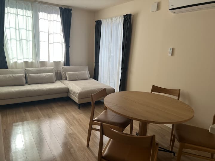 【ロジモ301】キッチン付ホテル！高崎駅徒歩４分。洗濯乾燥機、高機能プロジェクター - Takasaki