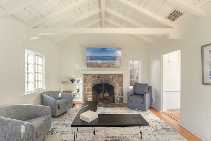 Plum Cottage - Carmel Charmer - Carmel-by-the-Sea, CA