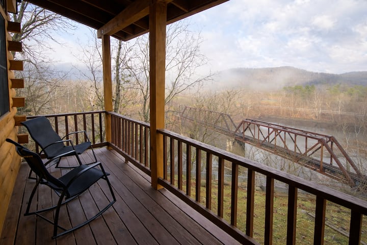 Scenic Riverview Cabin For Fishermen/outdoorsmen - Silver Point, TN