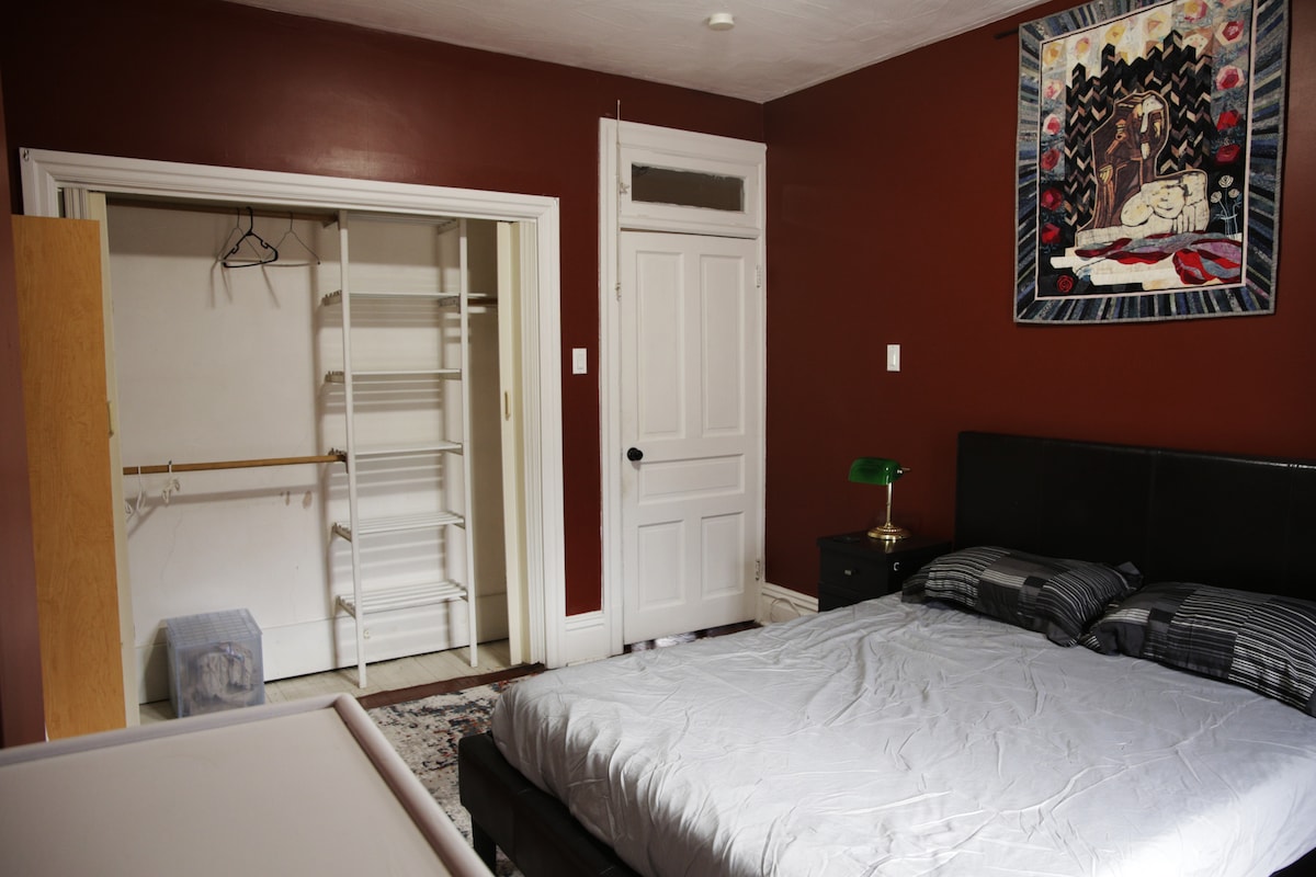 Amplia casa histórica a pie de Frick Park & Cafe - Casas en renta en ...