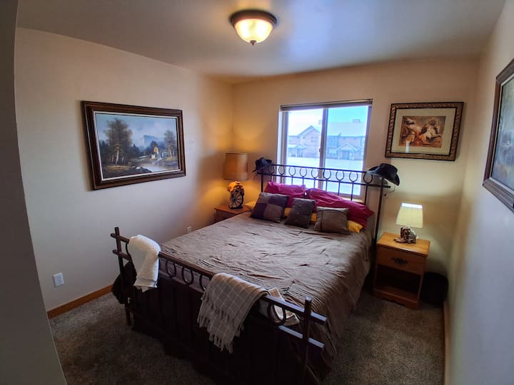 The Montana Cowboy Room-gourmet Breakfast - Bozeman, MT