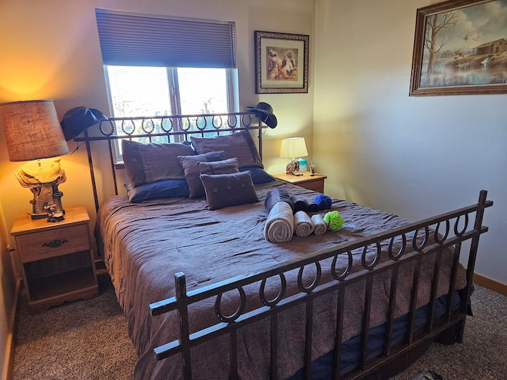 The Montana Cowboy Room-gourmet Breakfast - Bozeman, MT