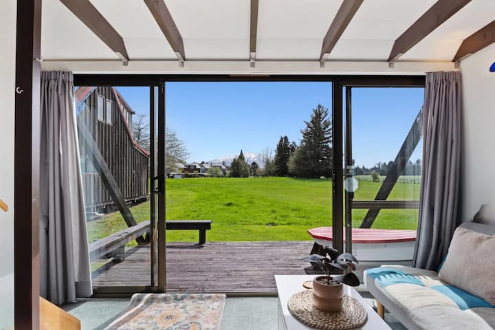 Chateau Petit, Great Location, Great Views - Ohakune