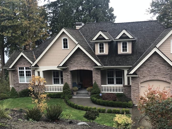 Ocean Front - Perfect For World Cup - White Rock