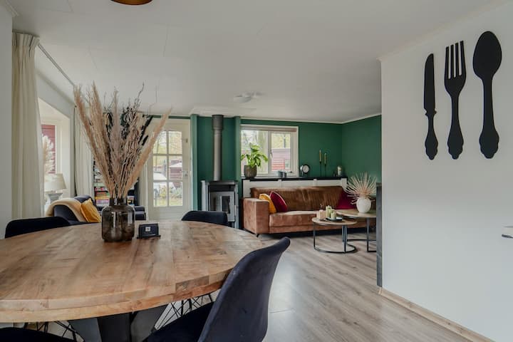 Chalet Better Together Met Openhaard - Emmen