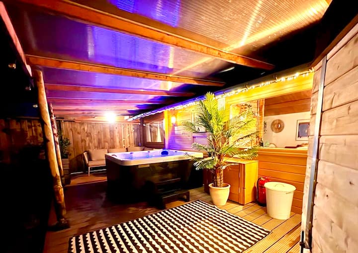 Bohemian Style House & Jacuzzi & Sauna Near A’dam - Haarlem