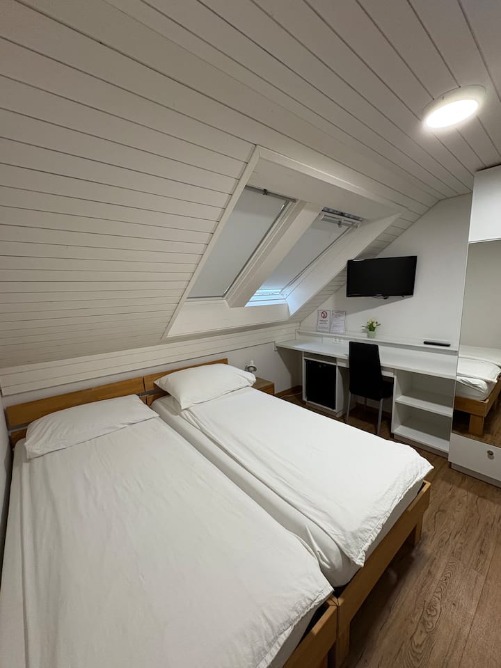 Doppelzimmer 4 Mit Bad - Rapperswil-Jona