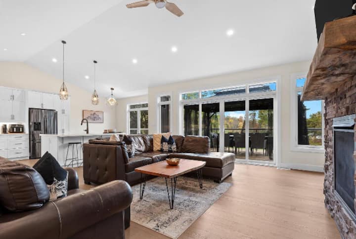 Dog Lake Modern Custom Cottage, 20 Min To Kingston - Kingston