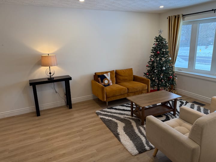 Enjoy A Peaceful Stay With A Touch Of Nature - Kitchener