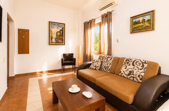 Tirana Grand Villa - Free Parking - Tiran