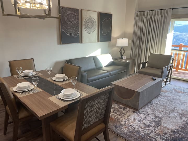 Luxury Grand Alpine Haven With Resort Amenities - Gatlinburg, TN