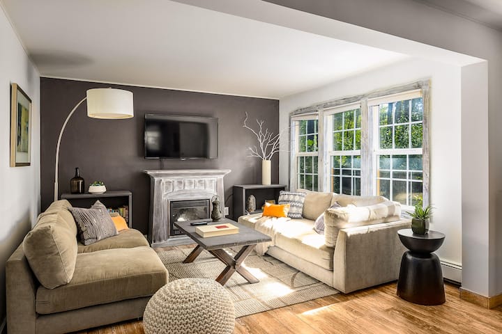 Farmhouse In The Heart Of Woodstock, New York - Woodstock, NY