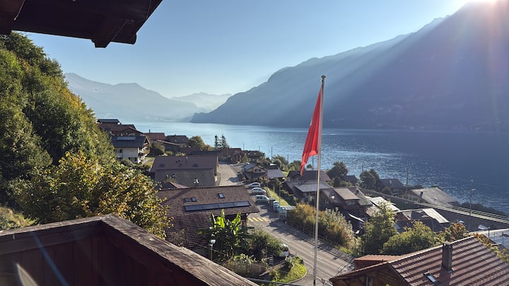 Alpine Apartment | Direct Lake & Mountain View - Grindelwald