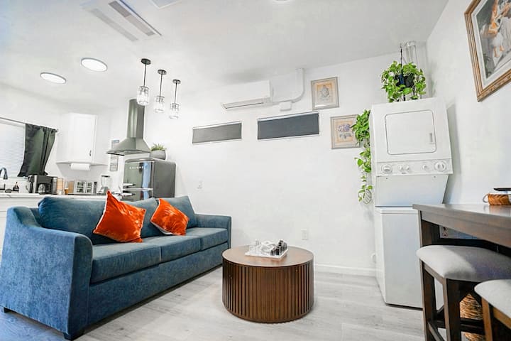 Modern 1 Br Adu | Near Hospitals | Nos + Parking - San Bernardino, CA