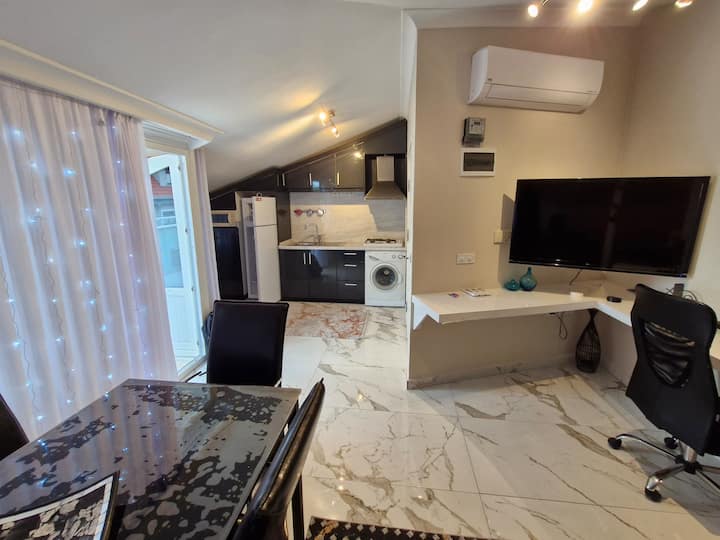 2br Penthouse | 50 M To Sea | Sea-view Terrace - Alanya