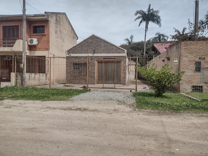 Casa No Santo Antônio Uma Quadra Da Praia - Pelotas