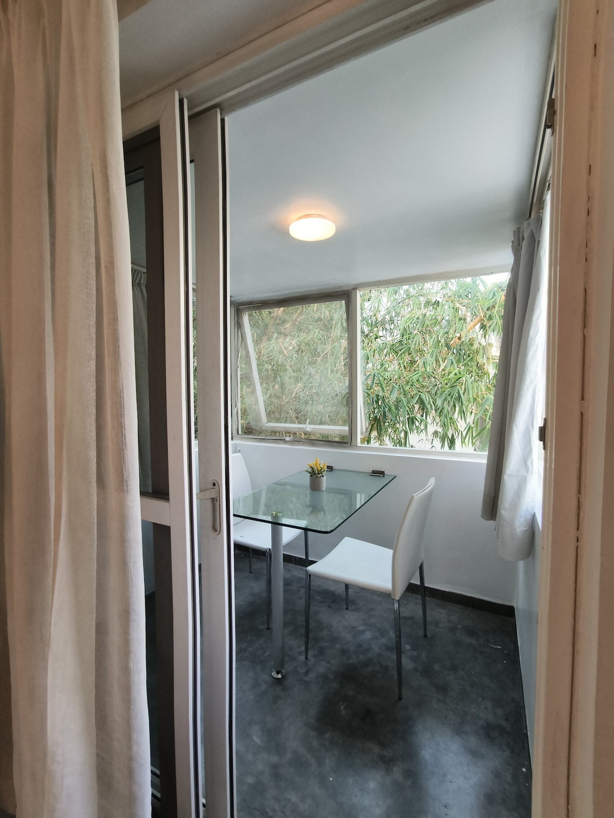 Urbane Opulenz - Luxuriöse AC 2BHK (9010) - Wohnungen zur Miete in ...