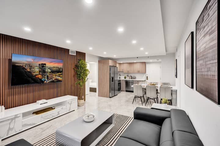 Modern 3br Condo | Pools, Gym & Sauna 1407 - Miami Beach, FL