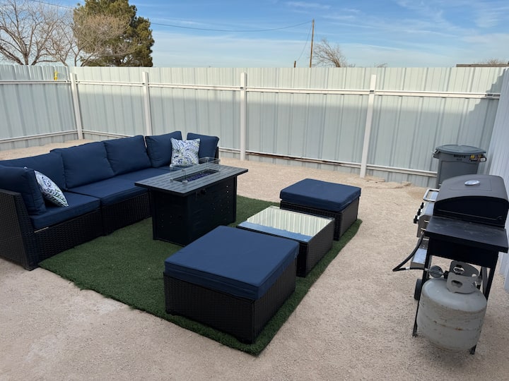 Modern Cozy Retreat W/patio, Bbq & Fire Table - Odessa, TX