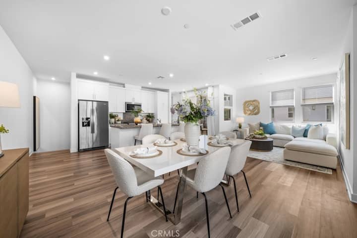 15-20 Minute Walk To Disneyland & Convention Centr - Anaheim, CA