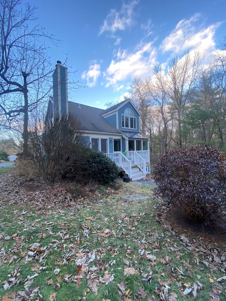 Little Blueberry On The Lake - Milford, MA